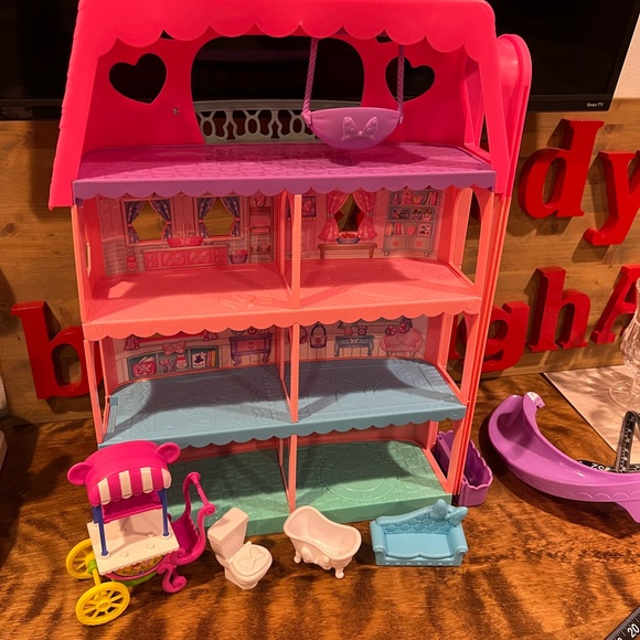 Disney | Toys | Disney Junior Minnie Mouse Bowtel Hotel 2piece 2sided ...